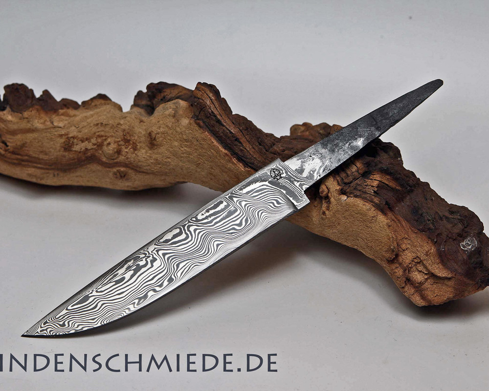 Messerklinge Damasteel handgeschmiedet aus der Lindenschmiede